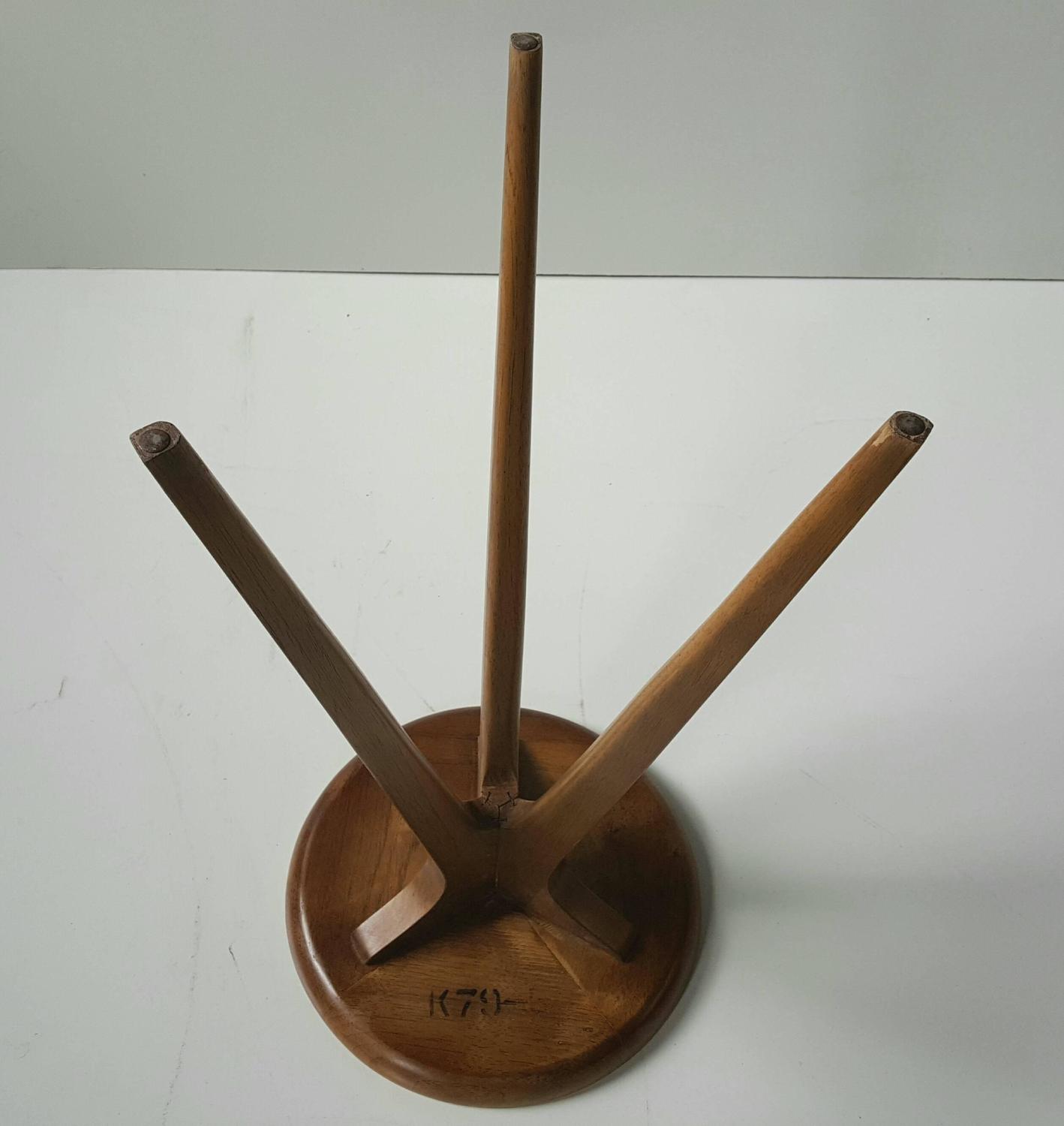 Modernist Sculptural Three-Leg Stand/Table Manner of Dunbar For Sale at ...
