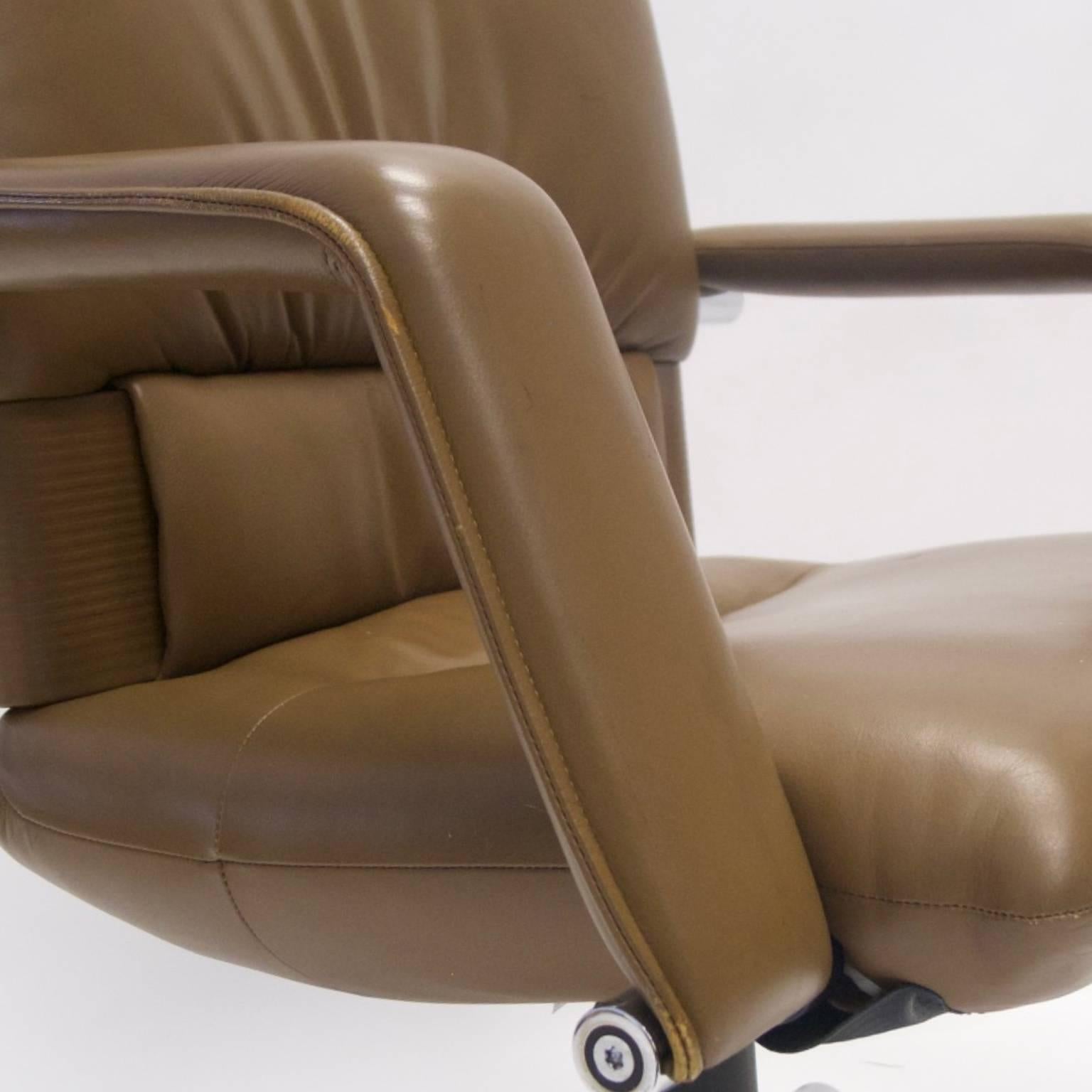 Mario Bellini for Vitra Leather Swivel and Tilt Executive Desk or ...