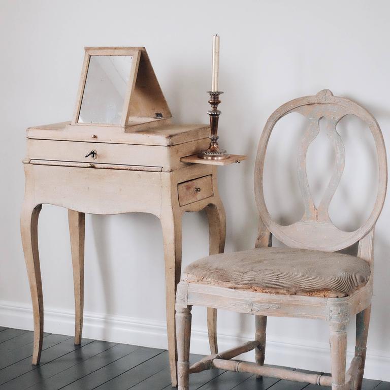 18th Century Swedish Rococo Vanity Table For Sale at 1stDibs