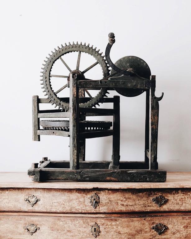 18th Century Hand Powered Machine For Sale at 1stDibs