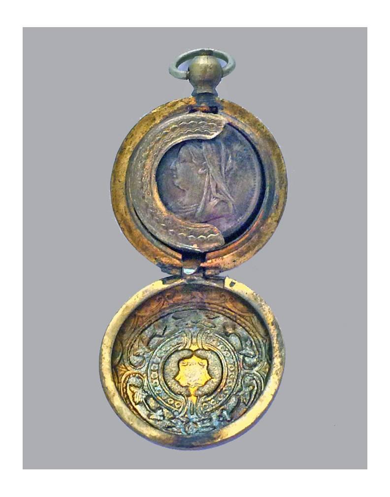Rare Enamel Victoria Sovereign Case, English, circa 1885 at 1stDibs