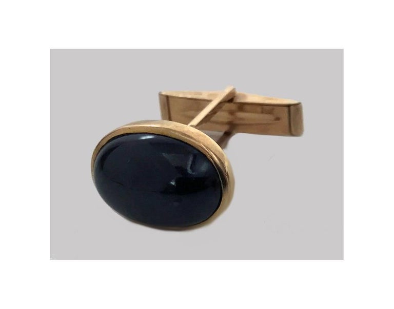 Pair of Gold Garnet Cufflinks For Sale at 1stDibs