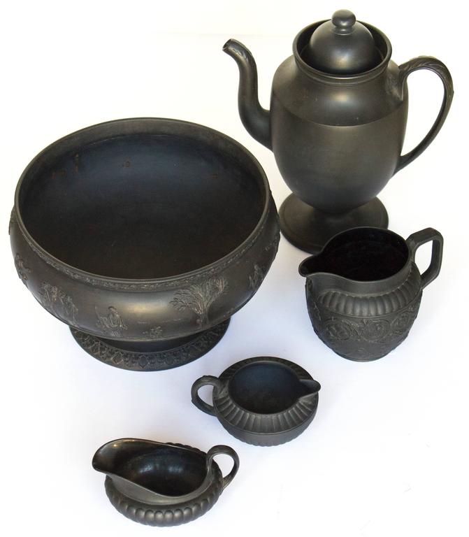 Wedgwood Jasperware Set in Black Basalt at 1stDibs | black wedgwood ...