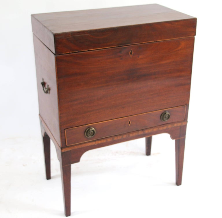 19th Century Hepplewhite Mahogany Cellarette For Sale at 1stDibs