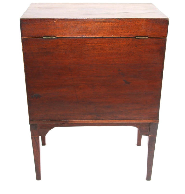 19th Century Hepplewhite Mahogany Cellarette For Sale at 1stDibs