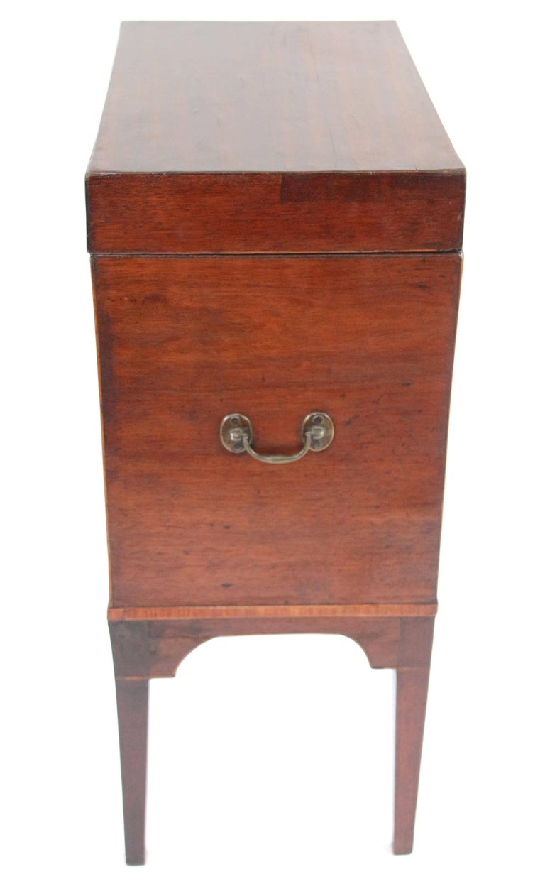 19th Century Hepplewhite Mahogany Cellarette For Sale at 1stDibs