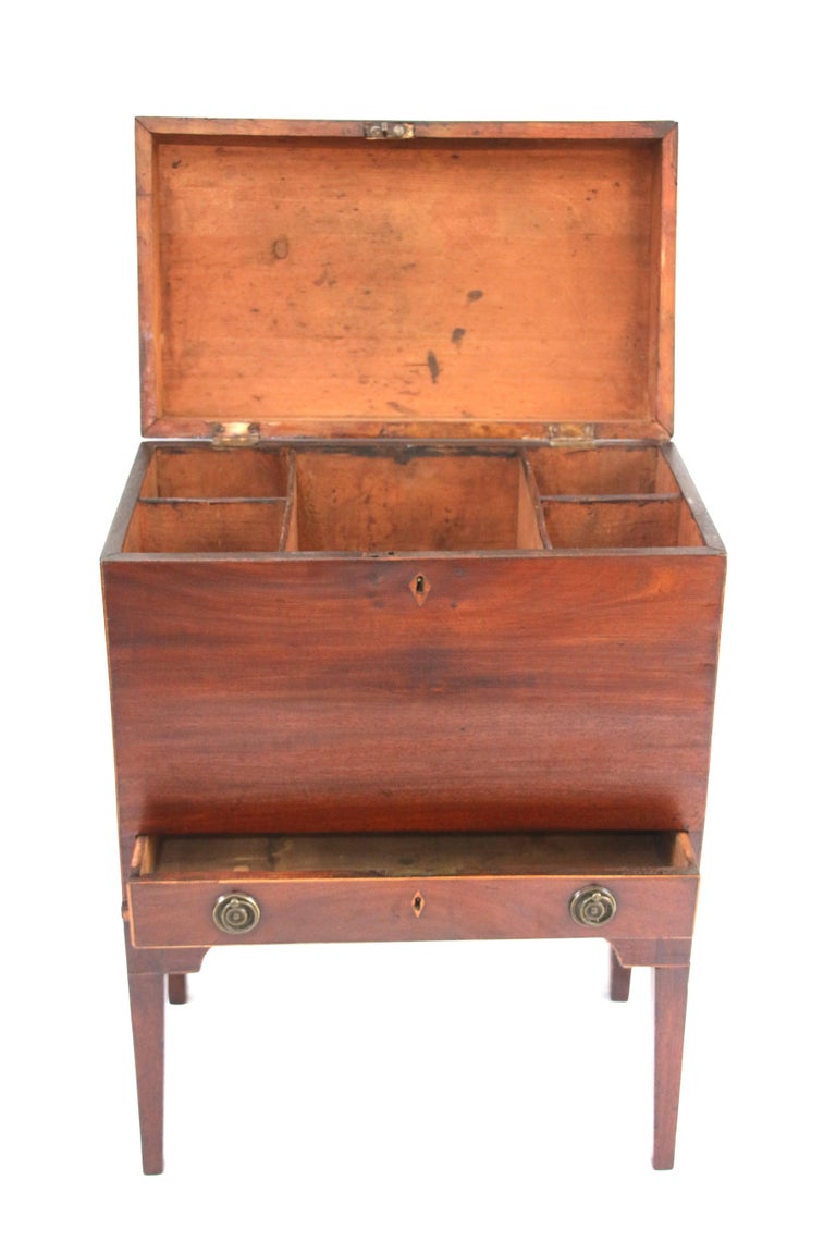 19th Century Hepplewhite Mahogany Cellarette For Sale at 1stDibs