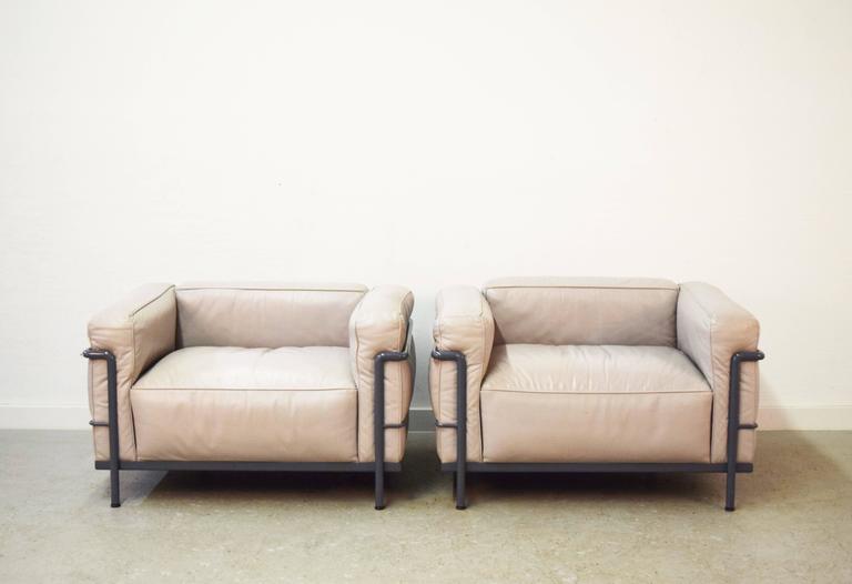 Pair of Le Corbusier LC3 "Grand Confort" Chairs by Cassina at 1stDibs