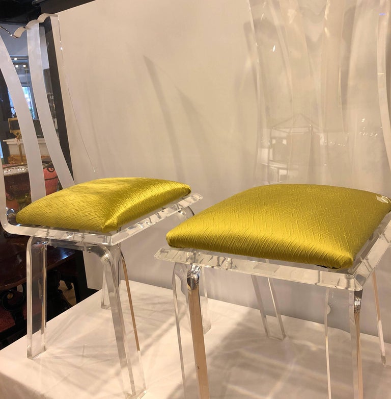 Pair of Fabulous Vintage Lucite Chairs For Sale at 1stDibs