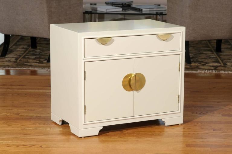 Elegant Restored Pair of Modern End Tables in Cream Lacquer For Sale at ...
