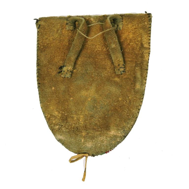 Antique Native American Beaded Leather Pouch For Sale at 1stDibs
