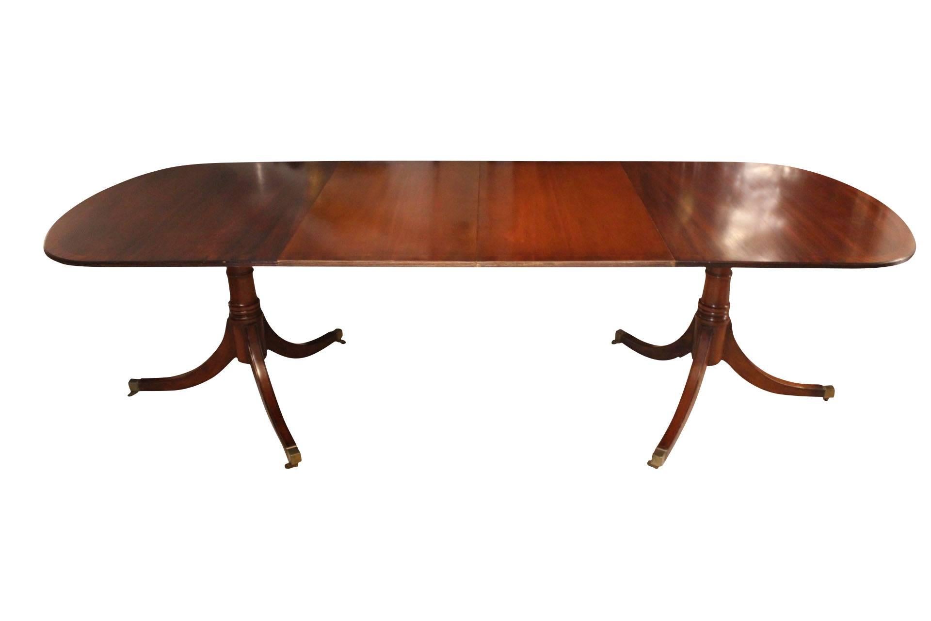 Antique Hepplewhite Dining Table in Mahogany from England, 1920s at 1stDibs