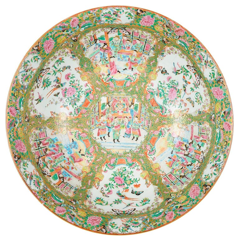 Large Canton / Rose Medalion Bowl, 19th Century For Sale at 1stDibs