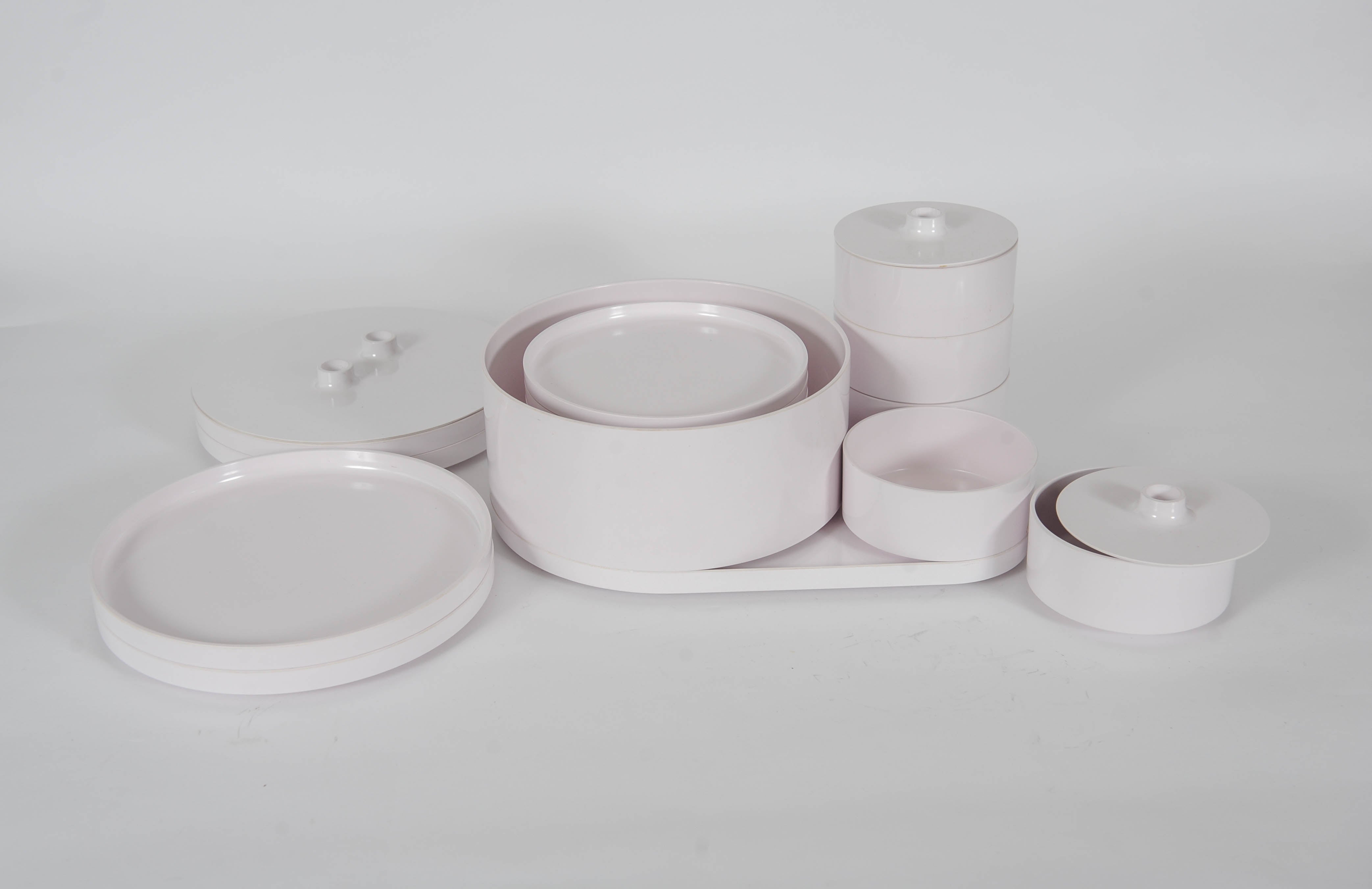 Plastic Dish Set by Massimo Vignelli for Heller at 1stdibs
