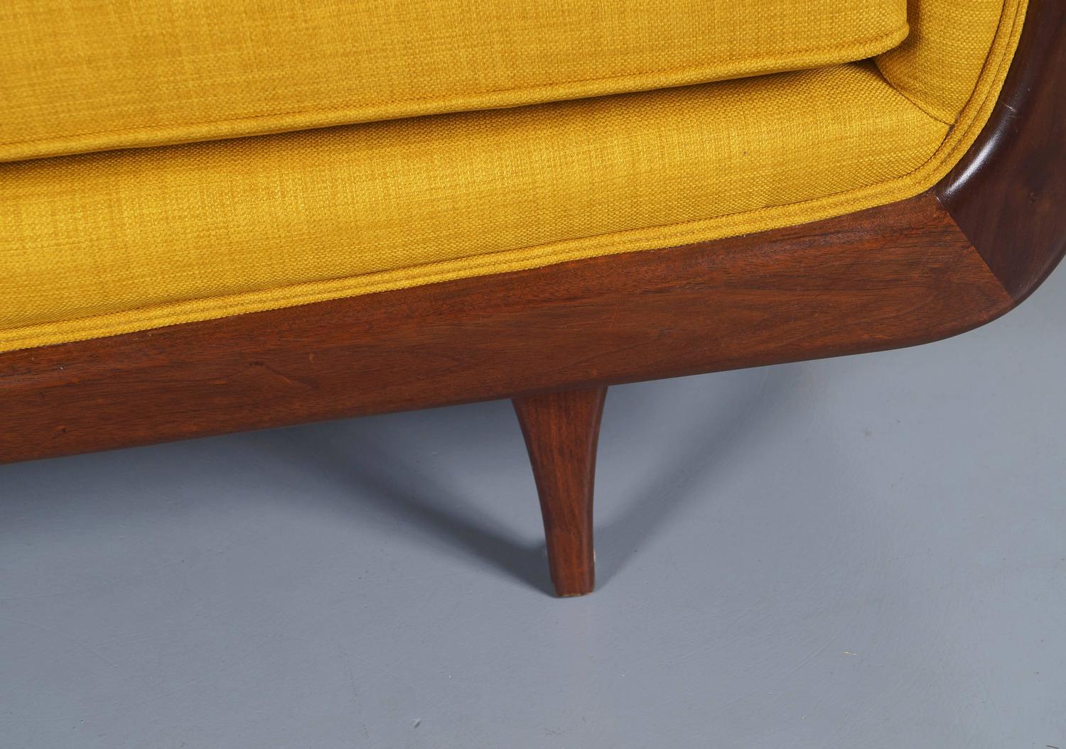 Mid-Century Modern Walnut Sofa at 1stdibs