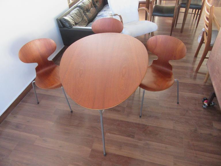 Pristine Three-Legged Ant Table Set in Teak with Three Chairs by Arne ...