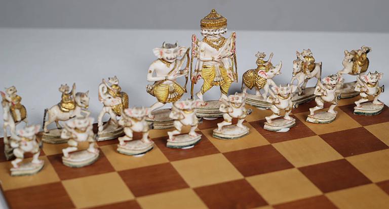 Mid-century Hand Carved Indian Chess Set with Original Carrying Case c ...