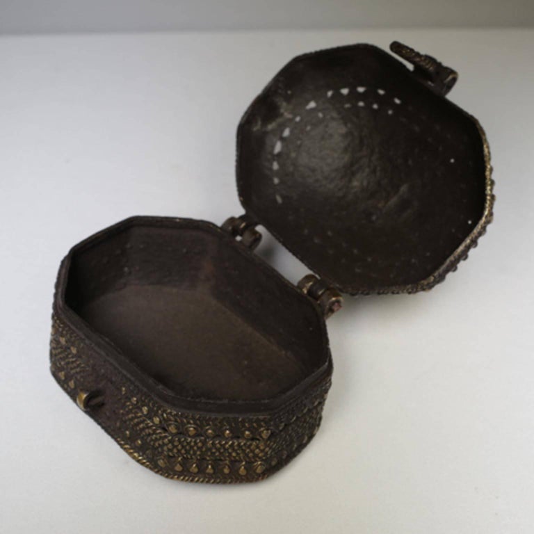Vintage Brass Latched Box For Sale at 1stDibs