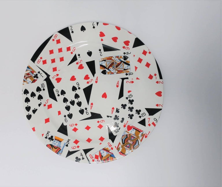 Gucci Plate in Black, White, and Red For Sale at 1stDibs