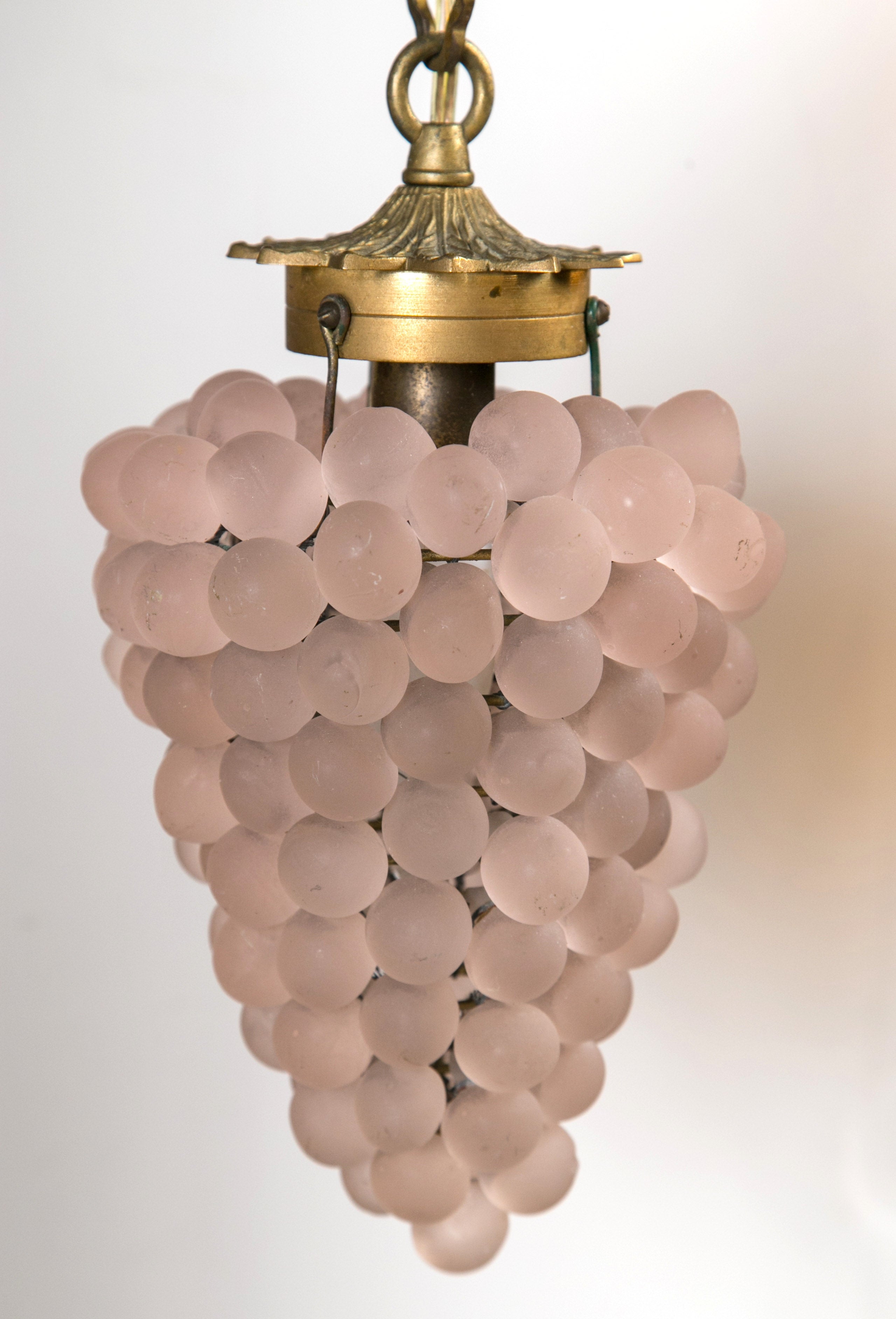 Mid-Century Italian Grape Cluster Pendant Light Fixture For Sale at 1stDibs