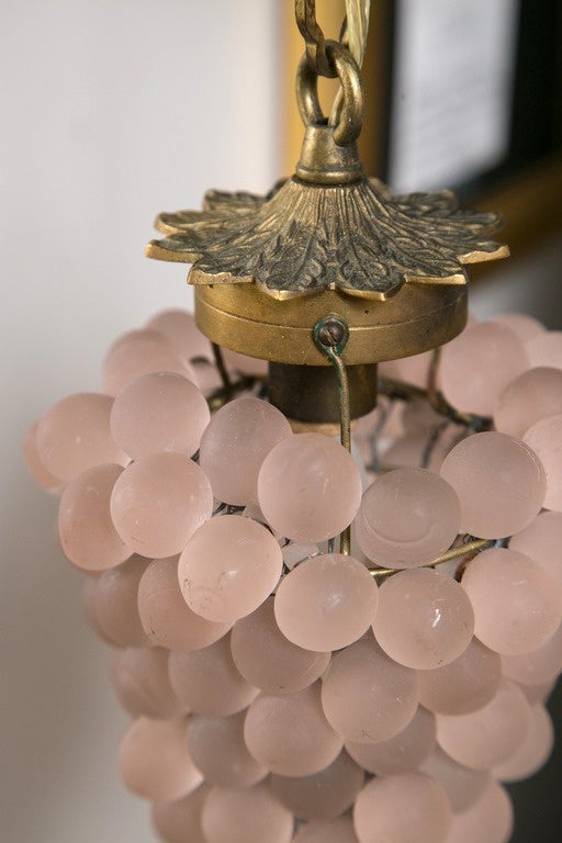 Mid-Century Italian Grape Cluster Pendant Light Fixture For Sale at 1stDibs