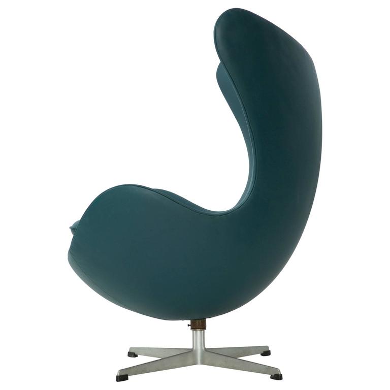 Early Arne Jacobsen Egg Chair for Fritz Hansen in Teal Spinneybeck ...