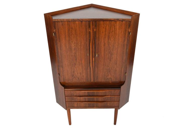 Danish Modern Corner Unit in Brazilian Rosewood For Sale at 1stDibs