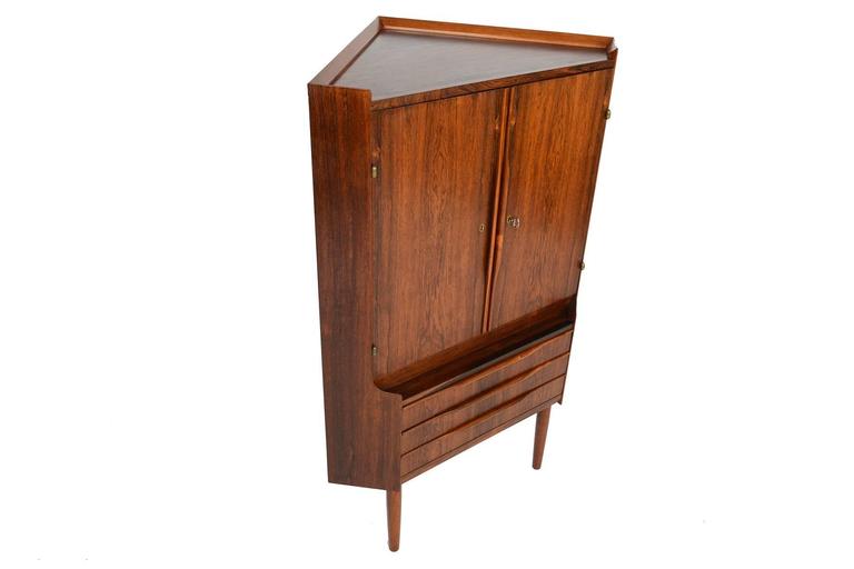 Danish Modern Corner Unit in Brazilian Rosewood For Sale at 1stDibs