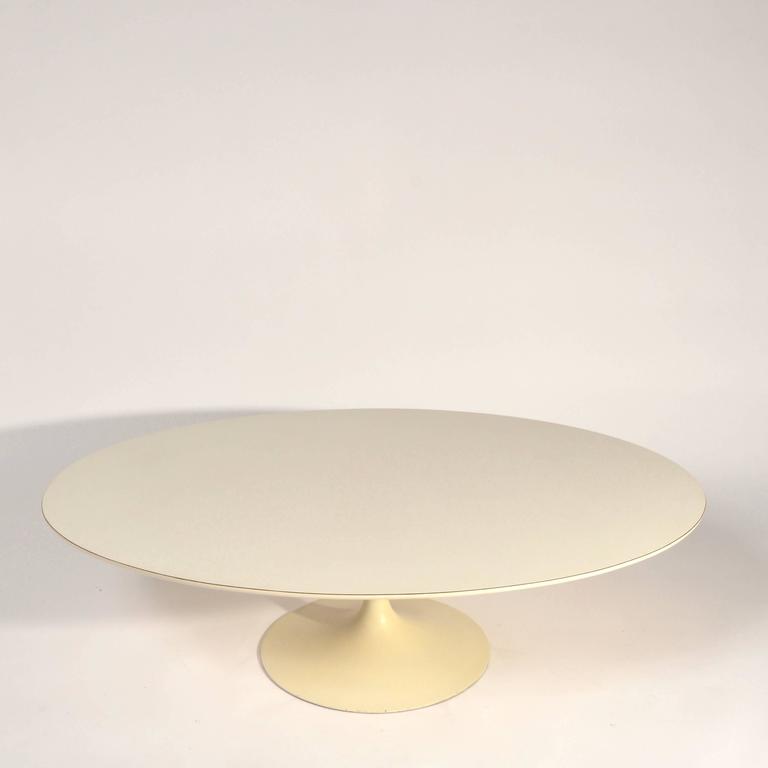 Early Knoll Tulip Base Coffee Table by Eero Saarinen, 1950s at 1stDibs