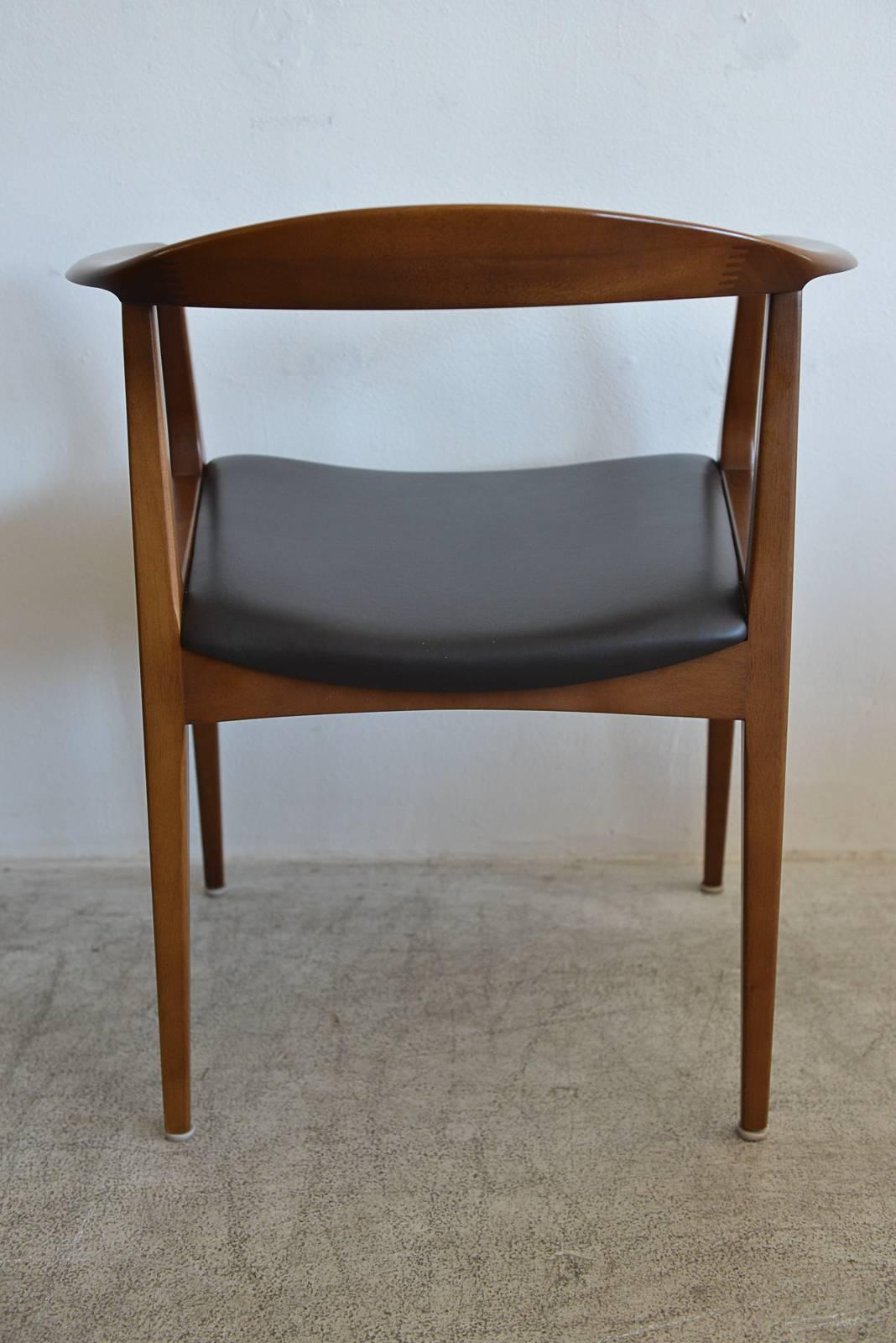 Set of Six Sculpted Dining Chairs by Aristeu Pires at 1stDibs