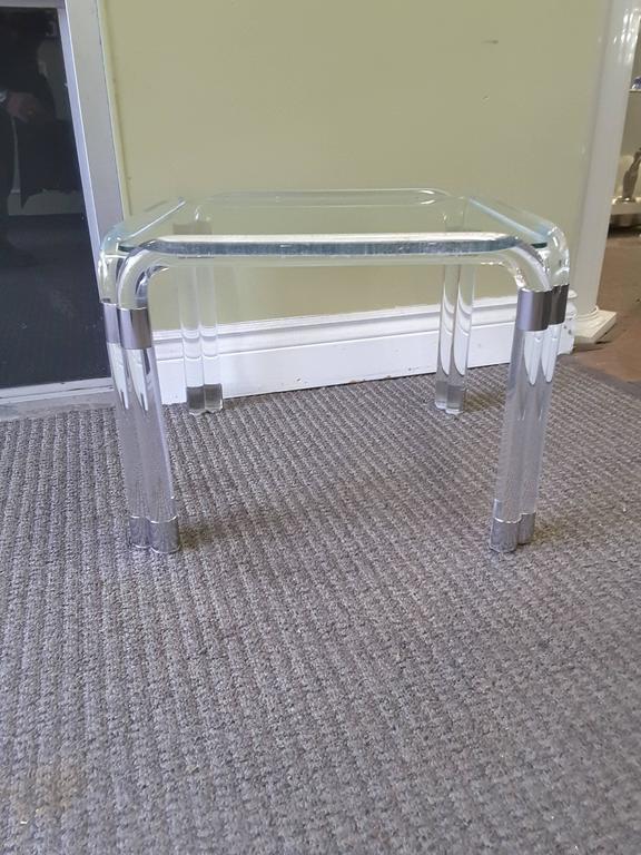 Karl Springer Style Tubular Lucite and Chrome End Table For Sale at 1stDibs