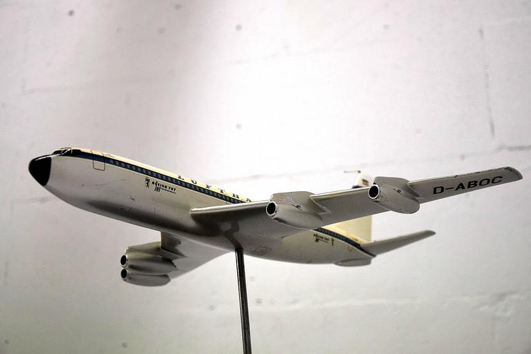 Boeing 707 Lufthansa Scale Model at 1stDibs | lufthansa boeing 707 ...