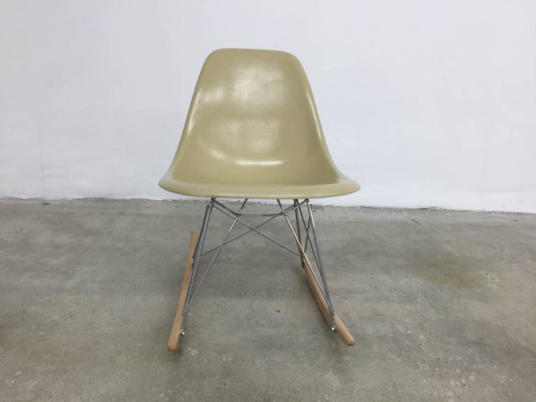 Eames Side Shell Rocking Chair at 1stDibs