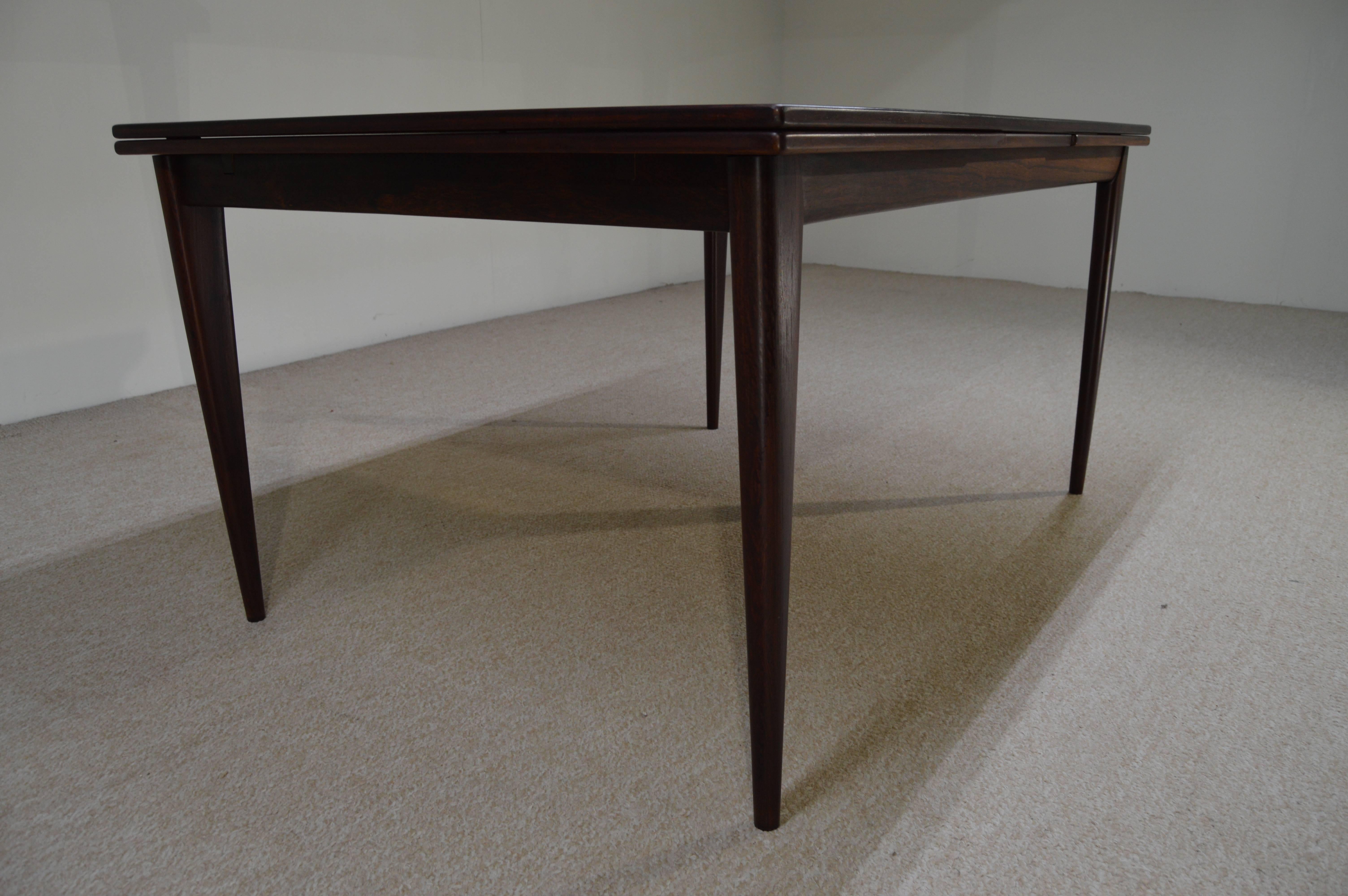 Niels O. Møller Dining Table Model 254 by J.L Møller Møbelfabrik ...