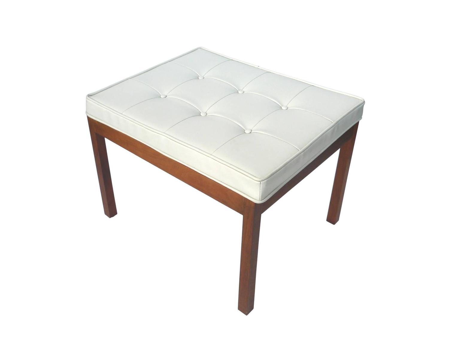 1960s White Vinyl Tufted Bench by Hibriten Chair Co. For Sale at 1stdibs