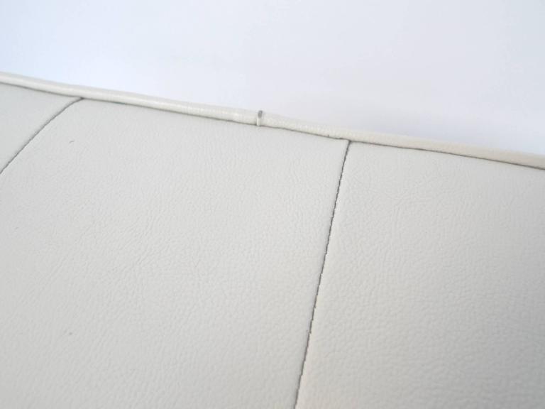 1960s White Vinyl Tufted Bench by Hibriten Chair Co at 1stDibs