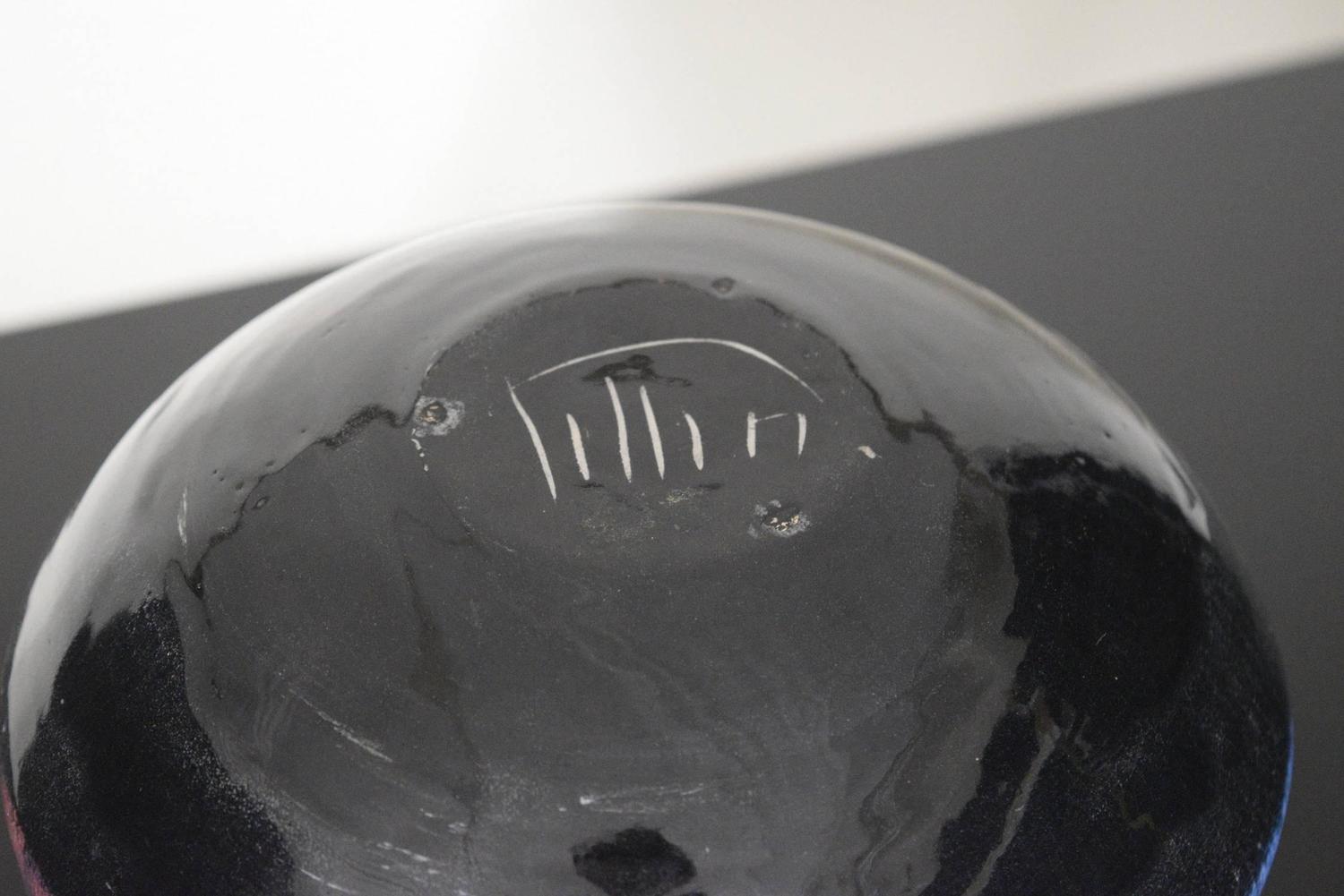 Large Polia Pillin Vase Depicting Three Women on Facets For Sale at 1stdibs