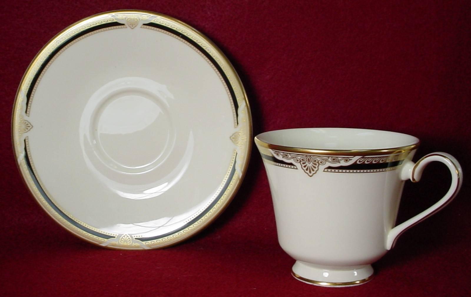 Royal Doulton China Andover H5215 Pattern 40-Piece Set Service for ...