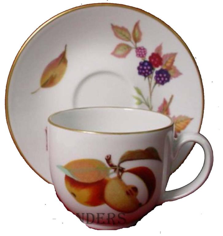 Royal Doulton China Evesham Gold Pattern 84-Piece Set Service for 12 at ...