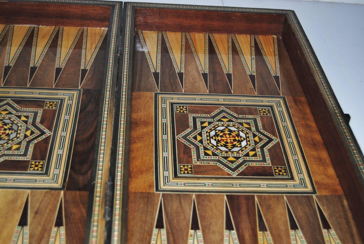 Syrian Handcrafted Backgammon/Chess Board with Inlaid Mother-of-Pearl ...