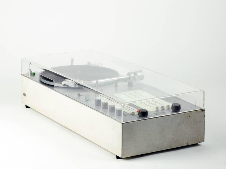 Dieter Rams Audio 300 Hi-fi system, Braun 1969. Incl, i-Pod/phone Lead ...