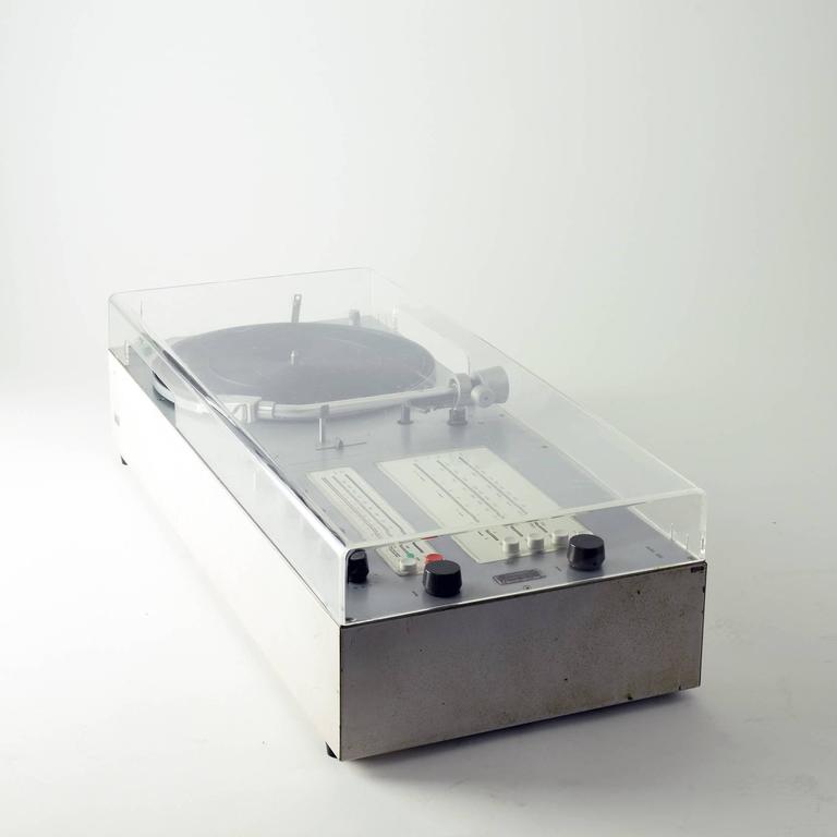 Dieter Rams Audio 300 Hi-fi system, Braun 1969. Incl, i-Pod/phone Lead ...