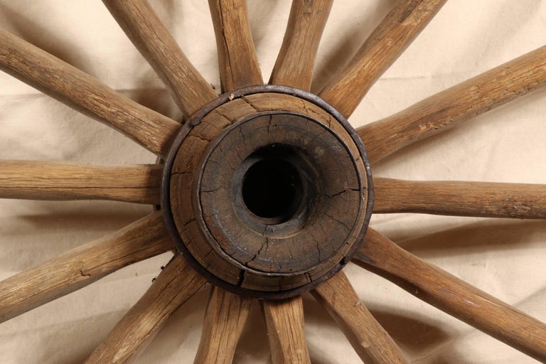 Pair of Antique Wagon Wheels For Sale at 1stDibs