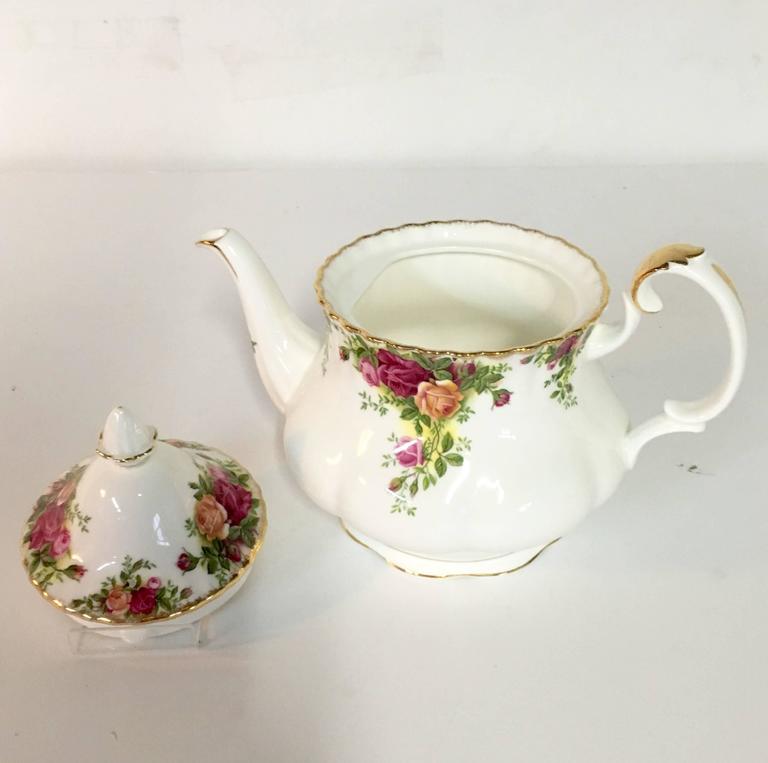 Royal Albert Old Country Roses Tea and Luncheon Set/17 at 1stDibs | old ...