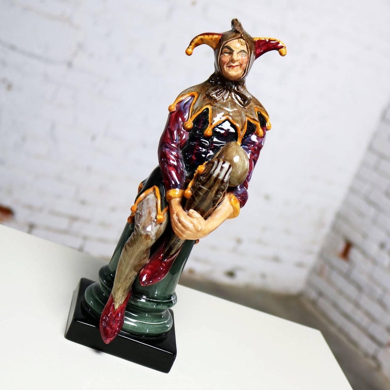 Royal Doulton Porcelain Jovial Sitting Jester Figurine HN2016 at ...