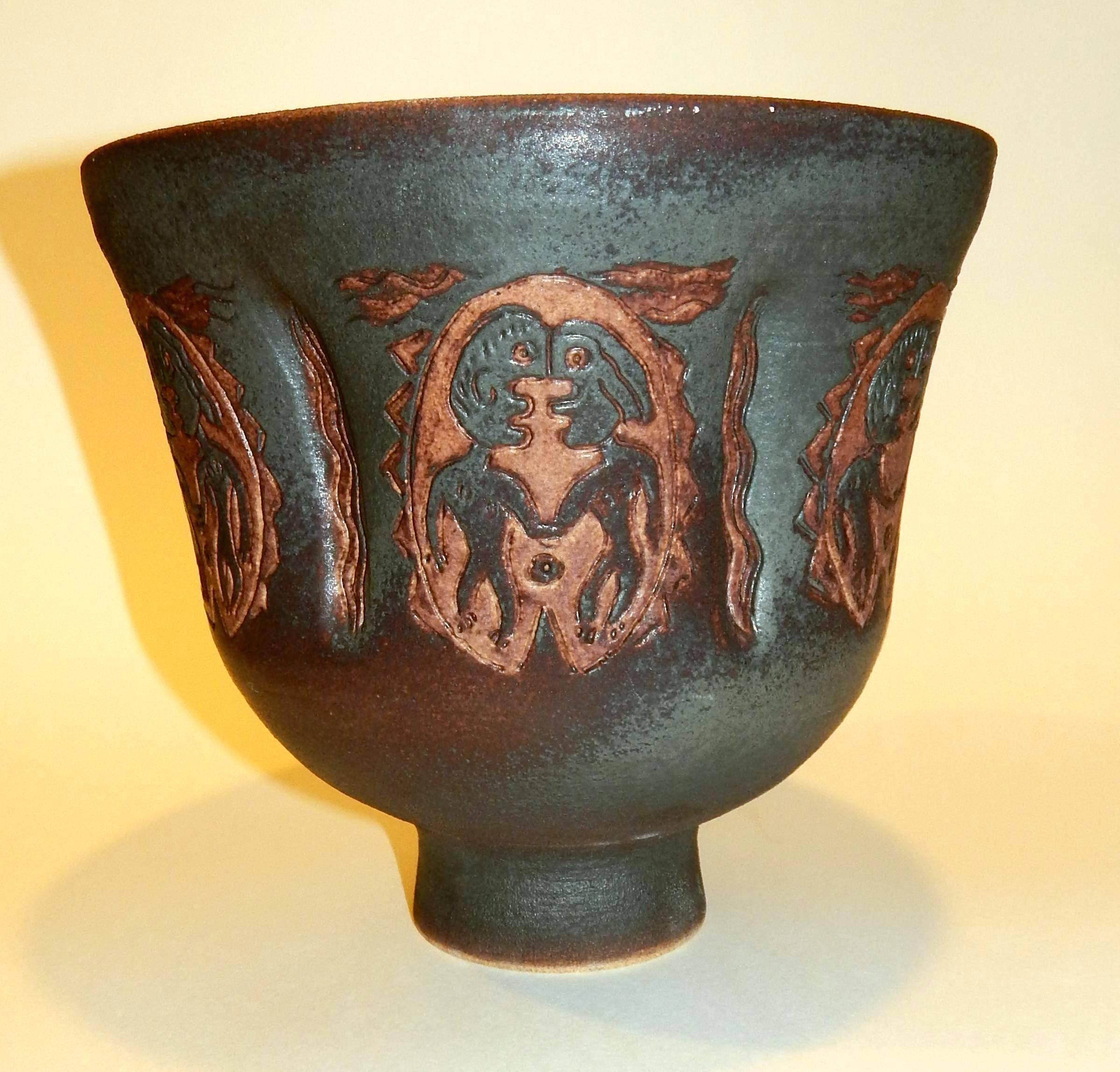 Edwin and Mary Scheier Studio Ceramic Footed Bowl with Figures For Sale ...