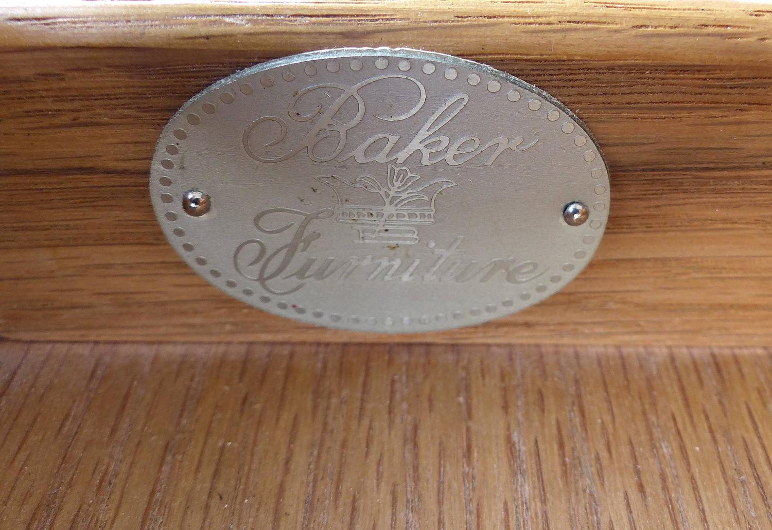 Mid-Century Baker Inlaid Geometric Design Side Table For Sale at 1stdibs