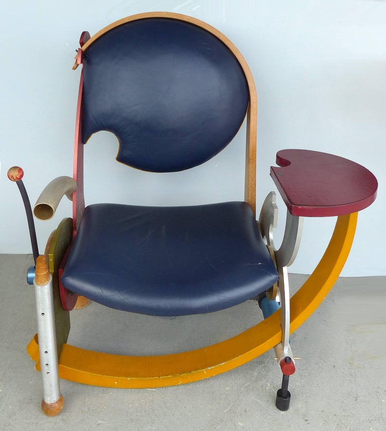 Jay Stanger Skulpturaler postmoderner „Howard's Chair“, datiert 1989 im ...
