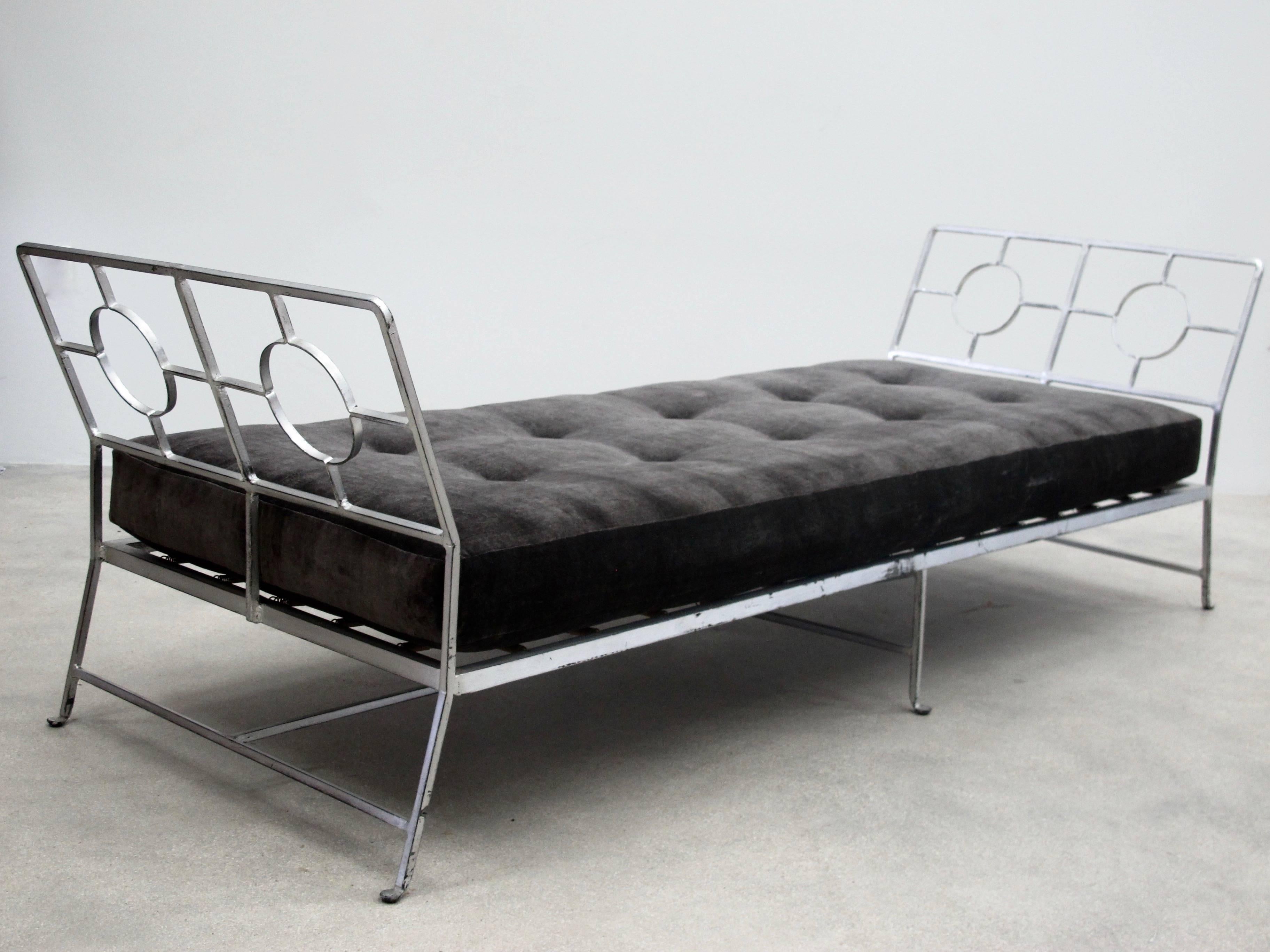 1950 Tommy Parzinger Daybed at 1stDibs