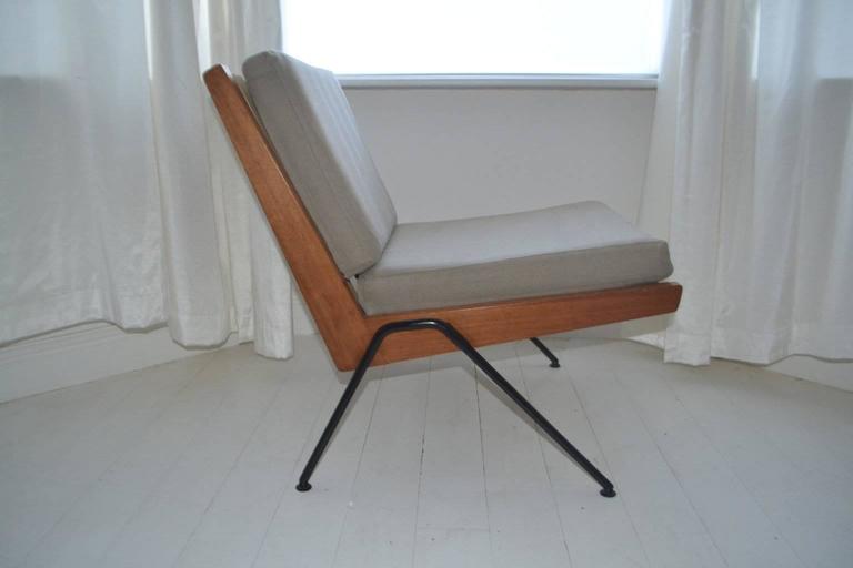 Pair of Teak Chevron Lounge Chairs by Robin Day for Hille at 1stDibs
